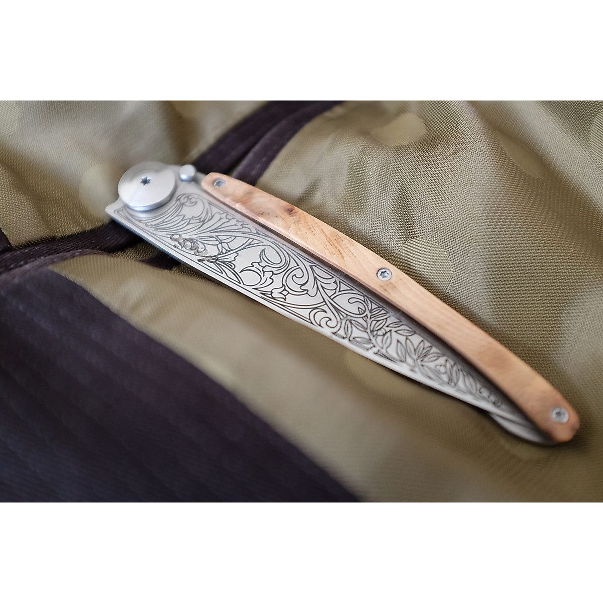 Ultra-light folding pocket knife with belt clip - Juniper Wood 1.3 oz version - Thin and sharp blade - Art Nouveau design - Stainless steel - Elegant and modern design