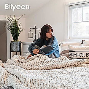 ERLYEEN Chunky Knit Blanket Throw Chenille Cable Handmade Chunky Knit Throw Blanket Warm Soft Cozy for Bed Chair Sofa Best Gift,Beige 40"x40"（Single Sofa）