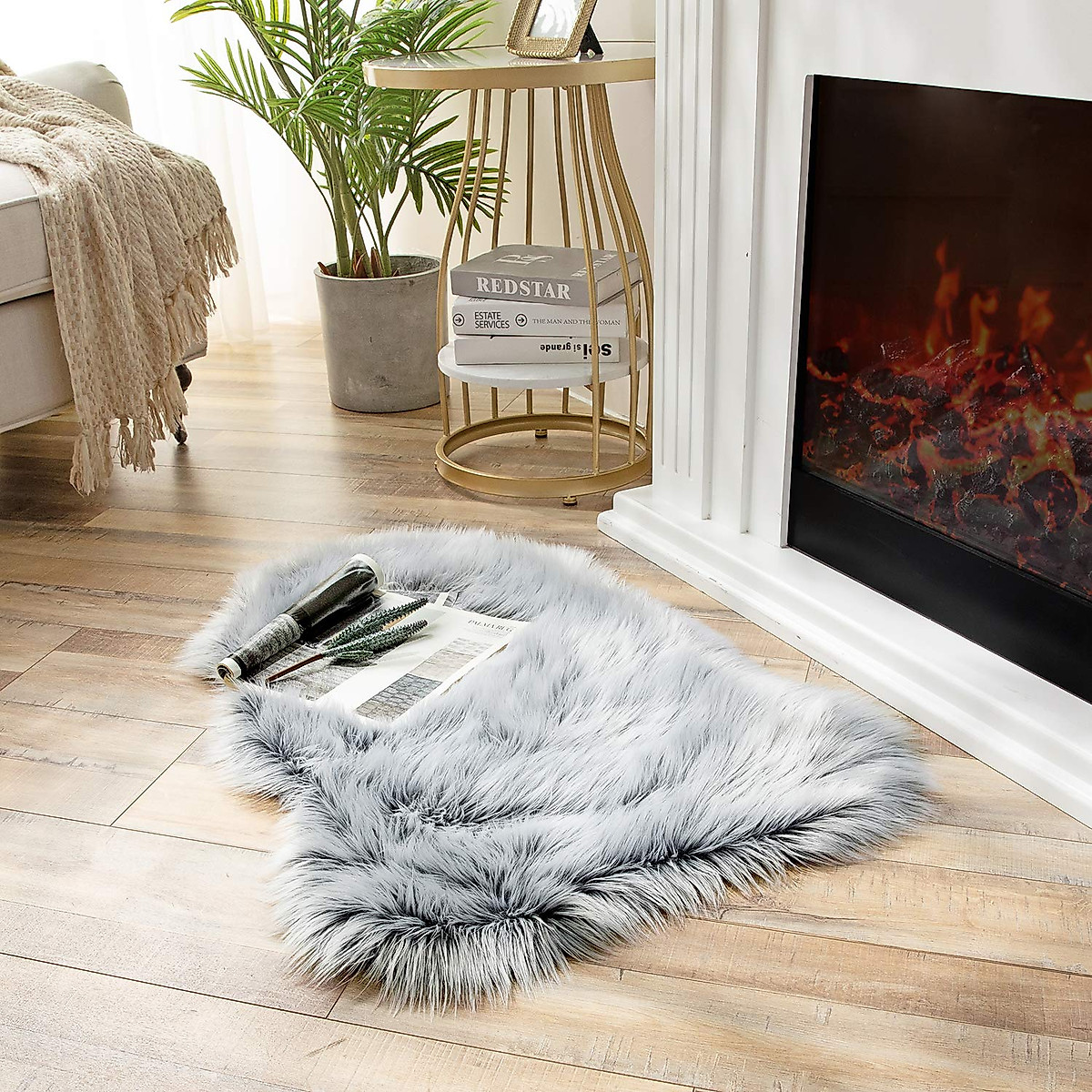 Ashler faux fur rug, Fluffy Shaggy Area Rug Ultra Soft 2 x 3 Feet Sheepskin Fur Rug, Frosted Bottom Black Fuzzy Rug Machine Washable Shag Rug, Nursery Decor Throw Rugs for Bedroom, Living Room