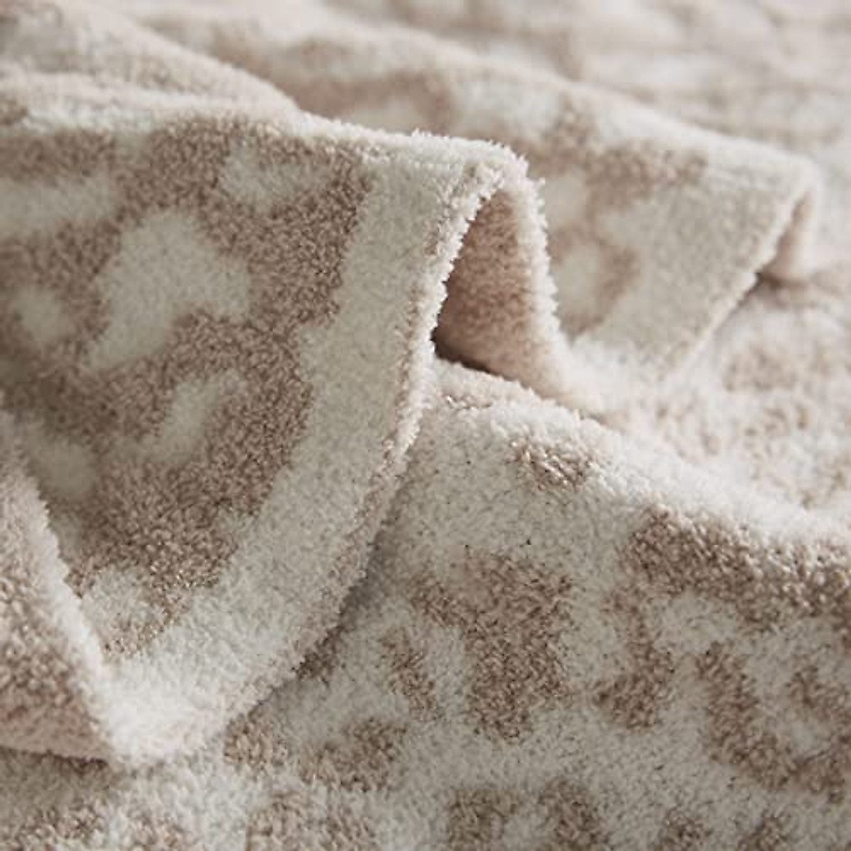 MIDO HOUSE Microfiber Throw Blanket for Couch Chic Leopard Bed Throws Fuzzy Warm Cheetah Blanket Reversible Beige Throw Blankets for Home Decor 52 x 63 inch