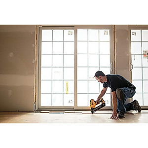 DEWALT 20V MAX Finish Nailer Kit, Angled, 15GA, Battery, Charger & Bag (DCN650D1)