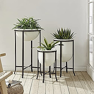 FirsTime & Co. White Meriwether Outdoor Planter 3-Piece Set Indoor or Outdoor Raised Flower Pot for Garden, Patio, Balcony, Metal, 16.75 x 16.75 x 29 inches