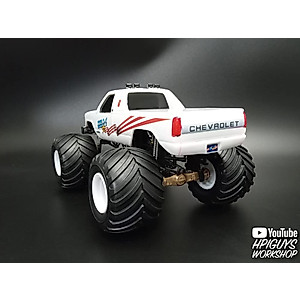 AMT USA-1 Monster Truck 2T 1:32 Scale Model Kit