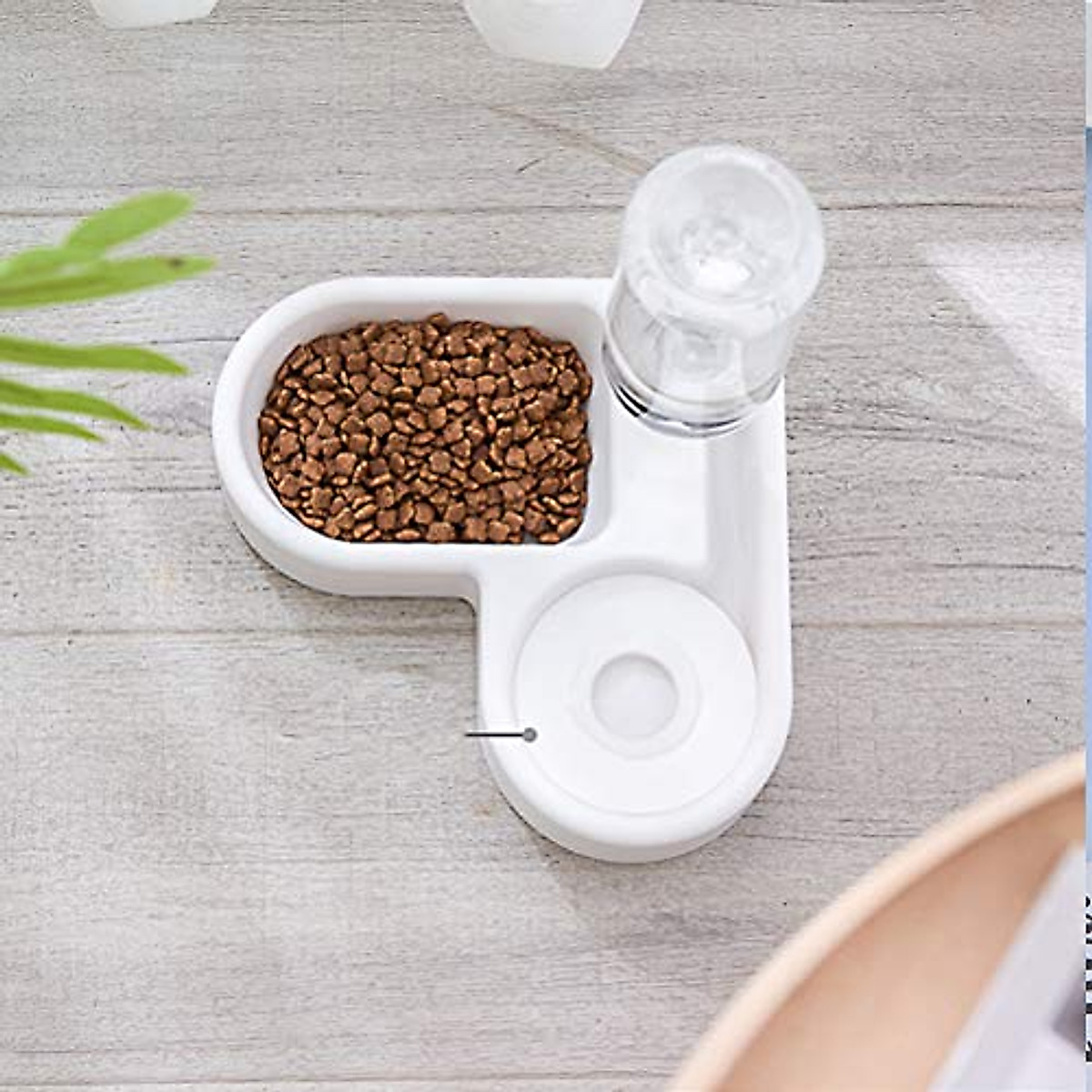 Creative Corner Shape Pet Feeder Bowl Plastic Double Bowls with 500ml Automatic Water Dispenser Bottle Anti- Slid Feeder Household Pet Supplies ( White )