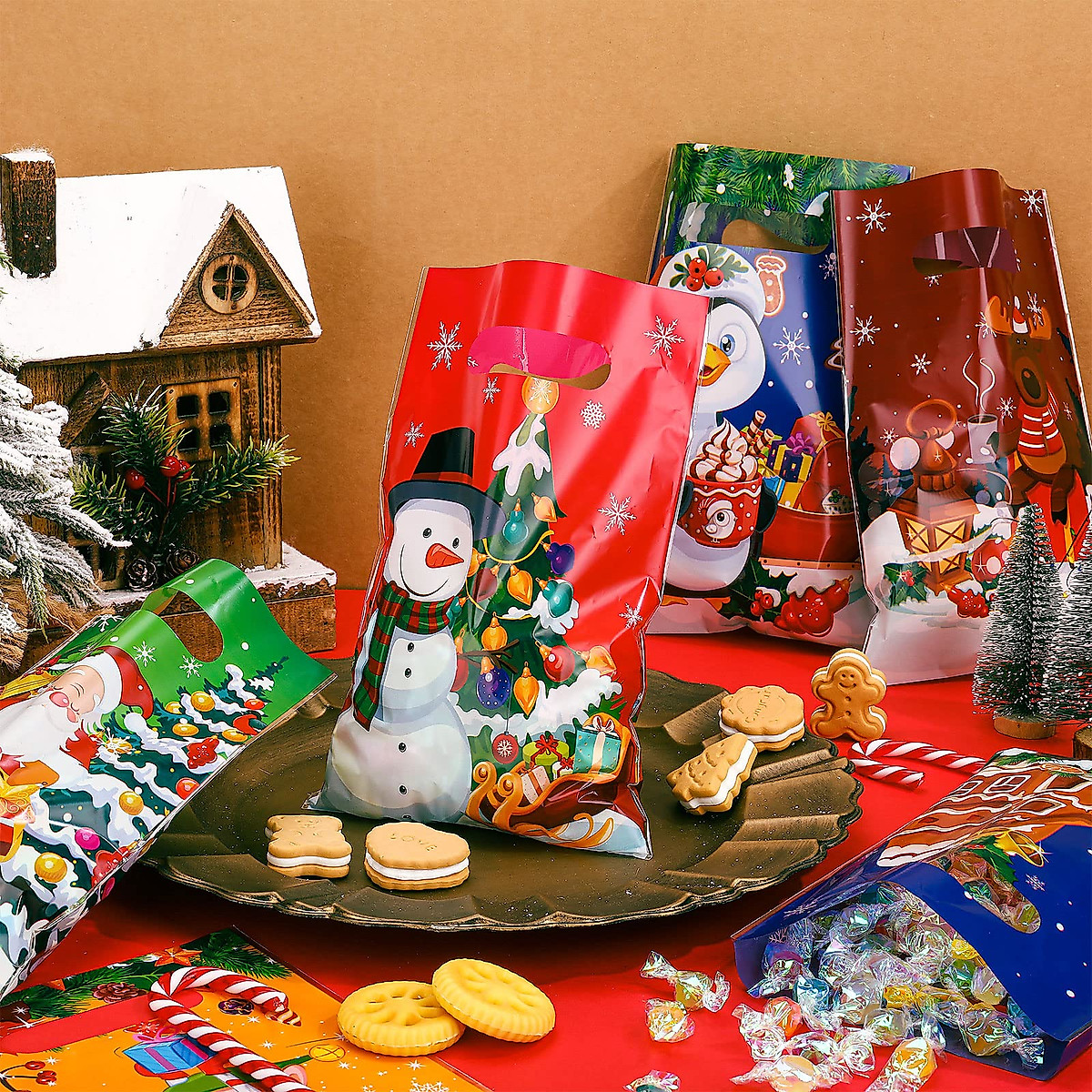 150 Pieces Christmas Bags Christmas Snacks Bags Xmas Plastic Party Favor Bags with Handles Christmas Gift Wrap Bags Goodie Bags for Christmas Holiday Goody Gift Party Decoration Supplies, 6 Styles