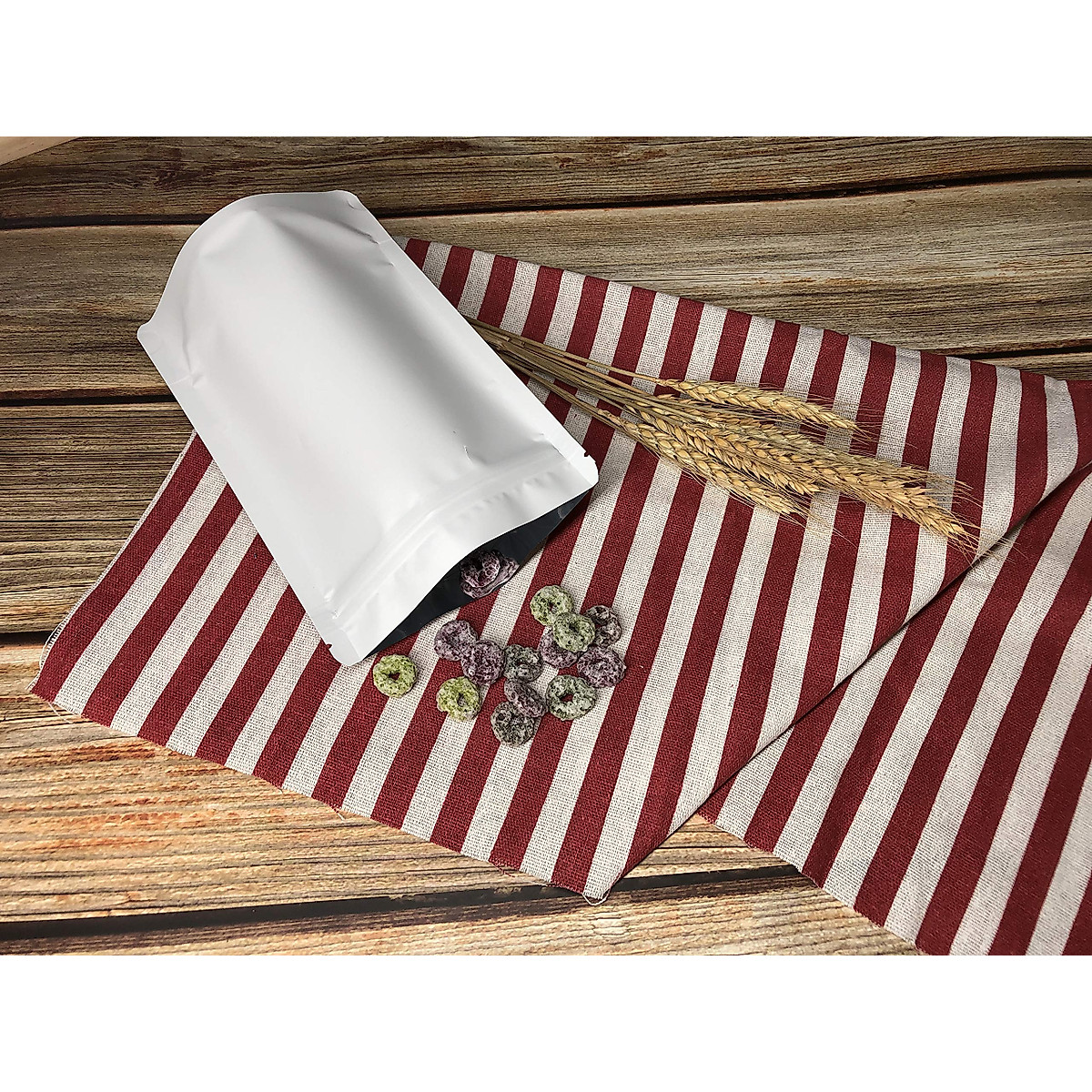 100 Pack 5.5x7.8 Inches Matte White and 100 Pack 6.3x9.4 Inches Matte Black Mylar Stand Up Bags