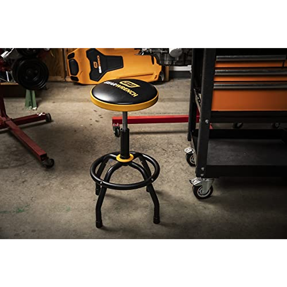 GEARWRENCH Adjustable Height Swivel Shop Stool, 26" To 31" - 86992