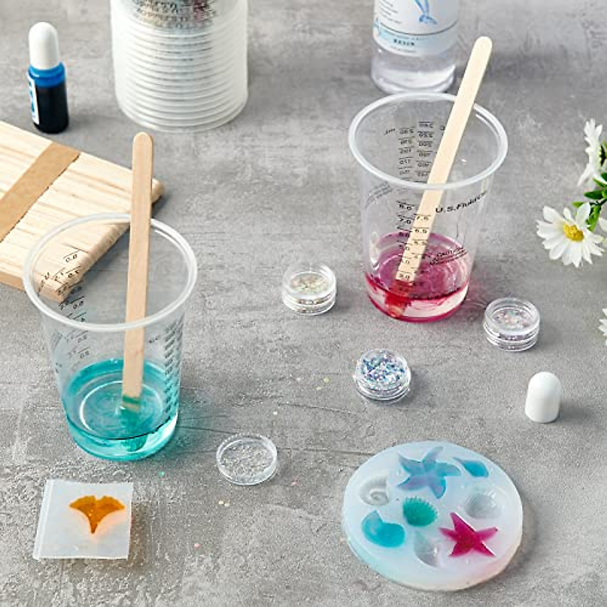 100 PACK Plastic Measuring Cups, 8 oz Disposable Mixing Cups with 100 Wooden Mixing Sticks, Can Be Used for Epoxy Resin, Liquid Measuring, Paint Mixing, Cooking and Baking