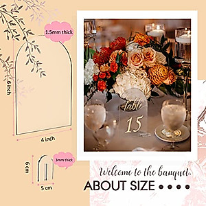 Vicenpal 30 Sets Arch Acrylic Sign Gold Printed 1-30 Table Signs with Stands Calligraphy Clear Table Number Display Stand for Wedding Reception Event Party Restaurant Centerpieces Decor (4 x 6 Inch)