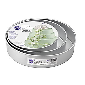 Wilton Performance Pans Aluminum Round Cake Pan, Medium and Large 4 Piece Set