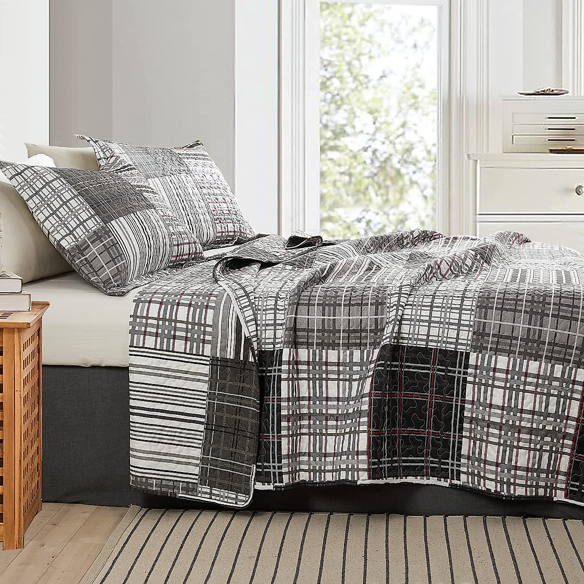 Ycosy King Size Quilt Set Bedding Plaid Patchwork Bedspread Set Soft Lightweight Quilt Bedspread Bedding Black White Grey Plaid Stripe Modern Quilts Patchwork Coverlet Mens Home Quilt for King Bed