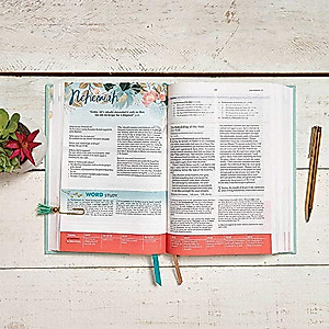 CSB Study Bible For Women, Light Turquoise/Sand Hardcover, Black Letter, Study Notes and Commentary, Articles, Profiles, Word Studies, Charts, Full-Color Maps, Easy-to-Read Bible Serif Type