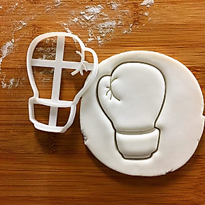 Boxing Glove (Back View) cookie cutter, 1 piece - Bakerlogy