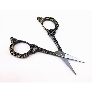 Yueton Vintage Europea Style Plum Blossom Needlework Embroidery Scissors (Bronze)