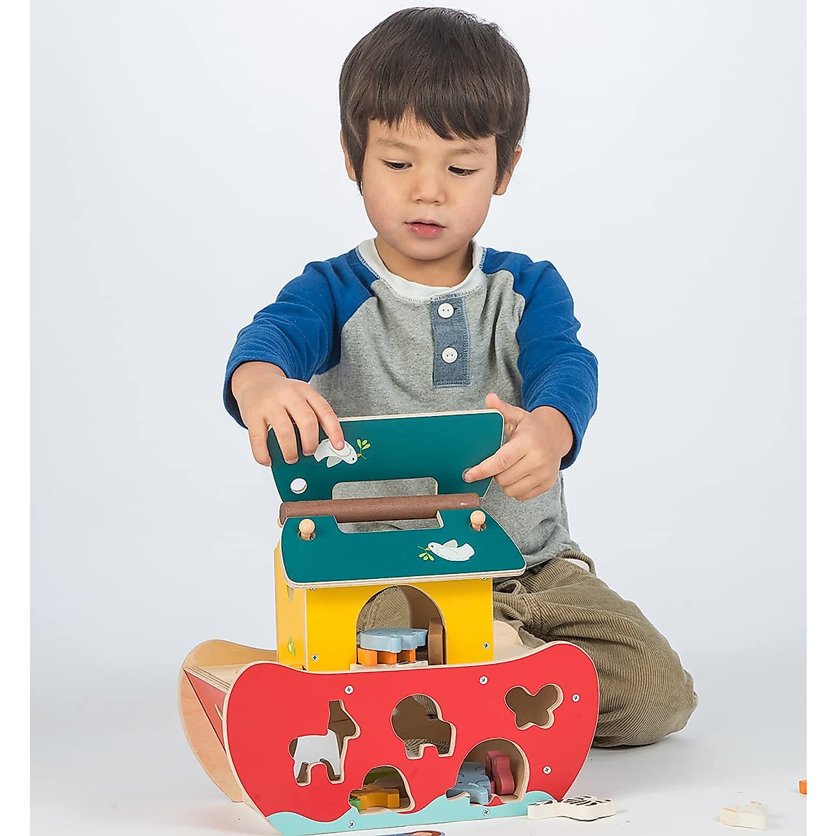 Tender Leaf Toys - Wooden Noah’s Ark Animal Shape Sorter Toy - Encourages Imaginative Play, Improves Recognition and Problem Solving Skills - 18M +