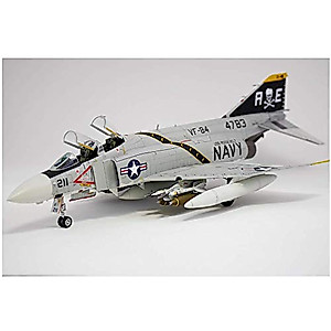 1/48 USN F-4J VF-84 Jolly Rogers 12305 with 3 Lifelike Pilot Figures - Plastic Model Kit