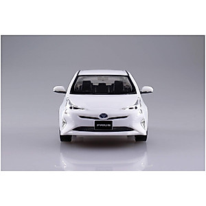 Aoshima 54161 Toyota Prius (Super White II) 1/32 scale pre-painted