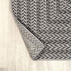 JONATHAN Y SMB206B-4 Chevron Modern Concentric Squares Braided Indoor Outdoor Area-Rug, Farmhouse, Traditional Easy-Clean,Bedroom,Kitchen,Backyard,Patio,Non Shedding, Black/Light Gray, 4 X 6