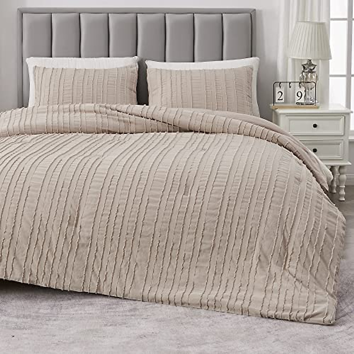 Andency Khaki Comforter Set Queen Size, 3 Pieces Tufted Boho Comforter Set for Queen Bed, Lightweight Fluffy Bedding Set for All Seasons (90x90 Comforter & 2 Pillowcases)