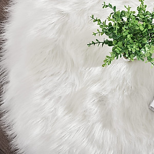 Latepis Faux Fur Sheepskin Rug for Living Room, 4x6 Fluffy Washable Rug for Bedroom, Playroom, Luxury Room Decor, White, Rectangle