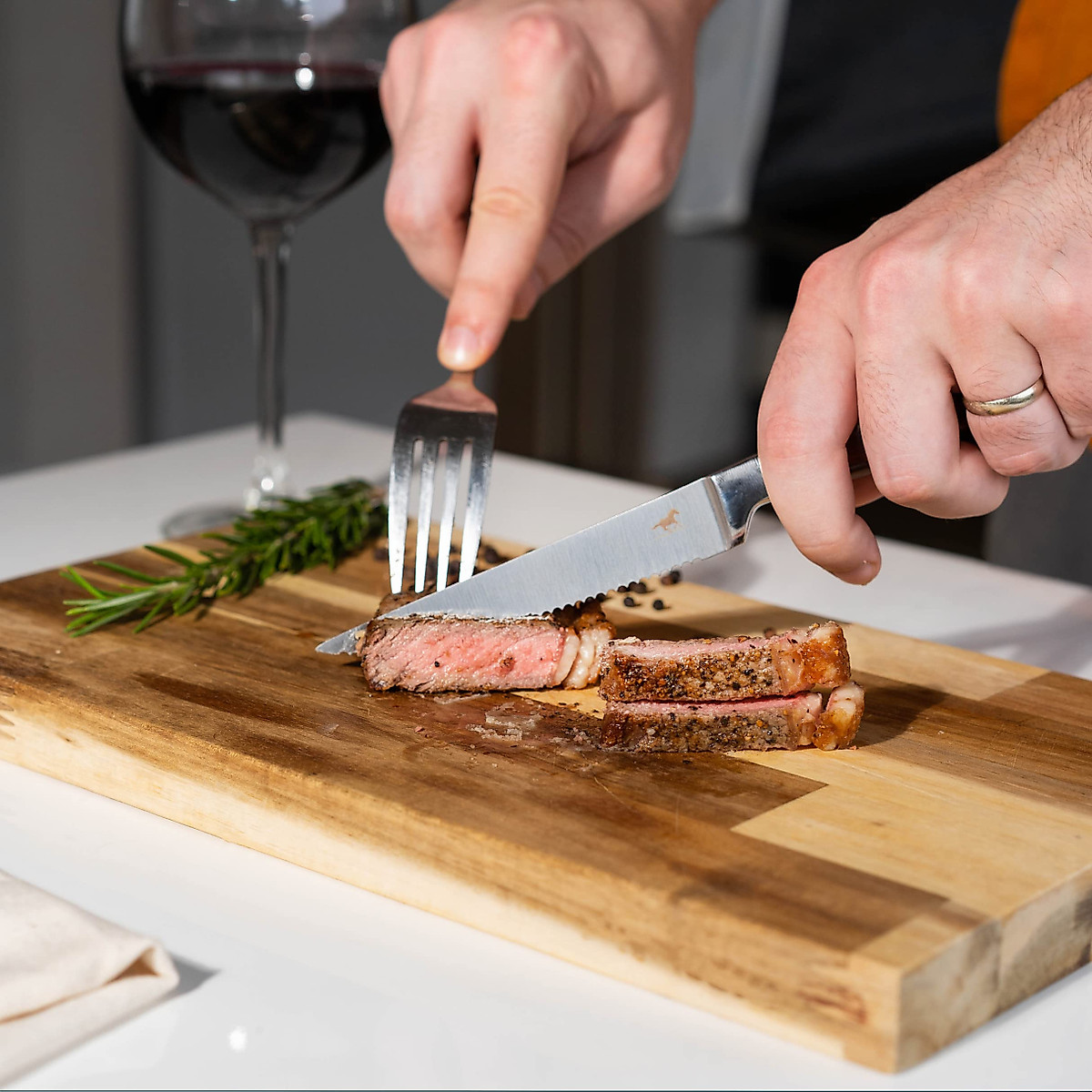 The Dinner Pony Serrated Steak Knives Set of 6 - Wooden Handle, Full Tang and Triple Riveted Design in Gift Box - Pakka Wood and High Carbon Stainless Steel