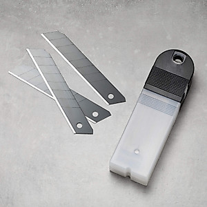 Amazon Basics 18mm (7-Point), Carbon Steel Snap Off Blades, 100/box