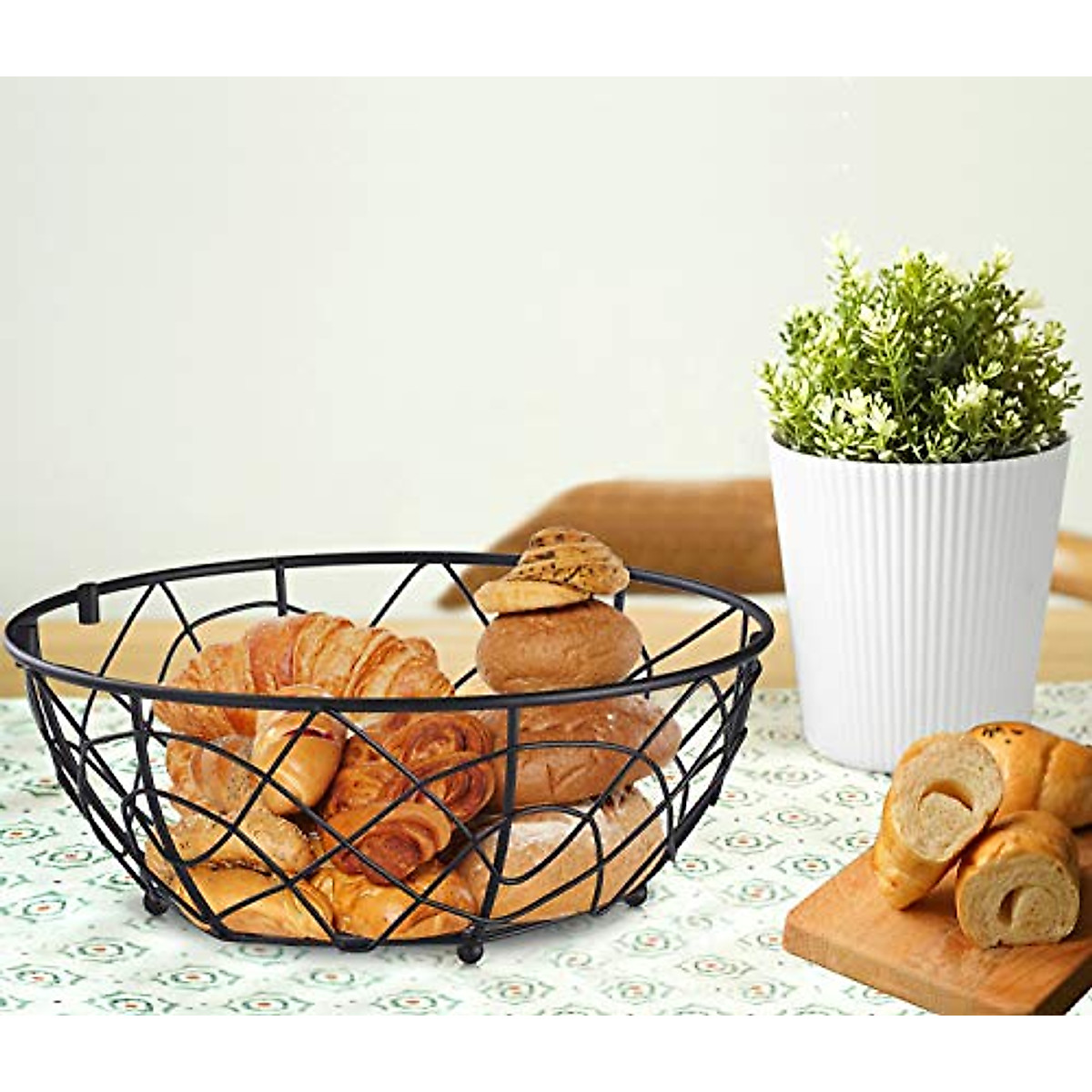 Buruis Fruit Basket Bowl with Banana Hanger, Modern Bird Design Fruit Container, Creative Tabletop Fruit Basket for Kitchen Countertop Dining Room, Decorative Display Stand (Black)