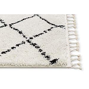 Well Woven Panto Ivory Moroccan Shag Diamond Trellis Pattern Area Rug (5'3" x 7'3")