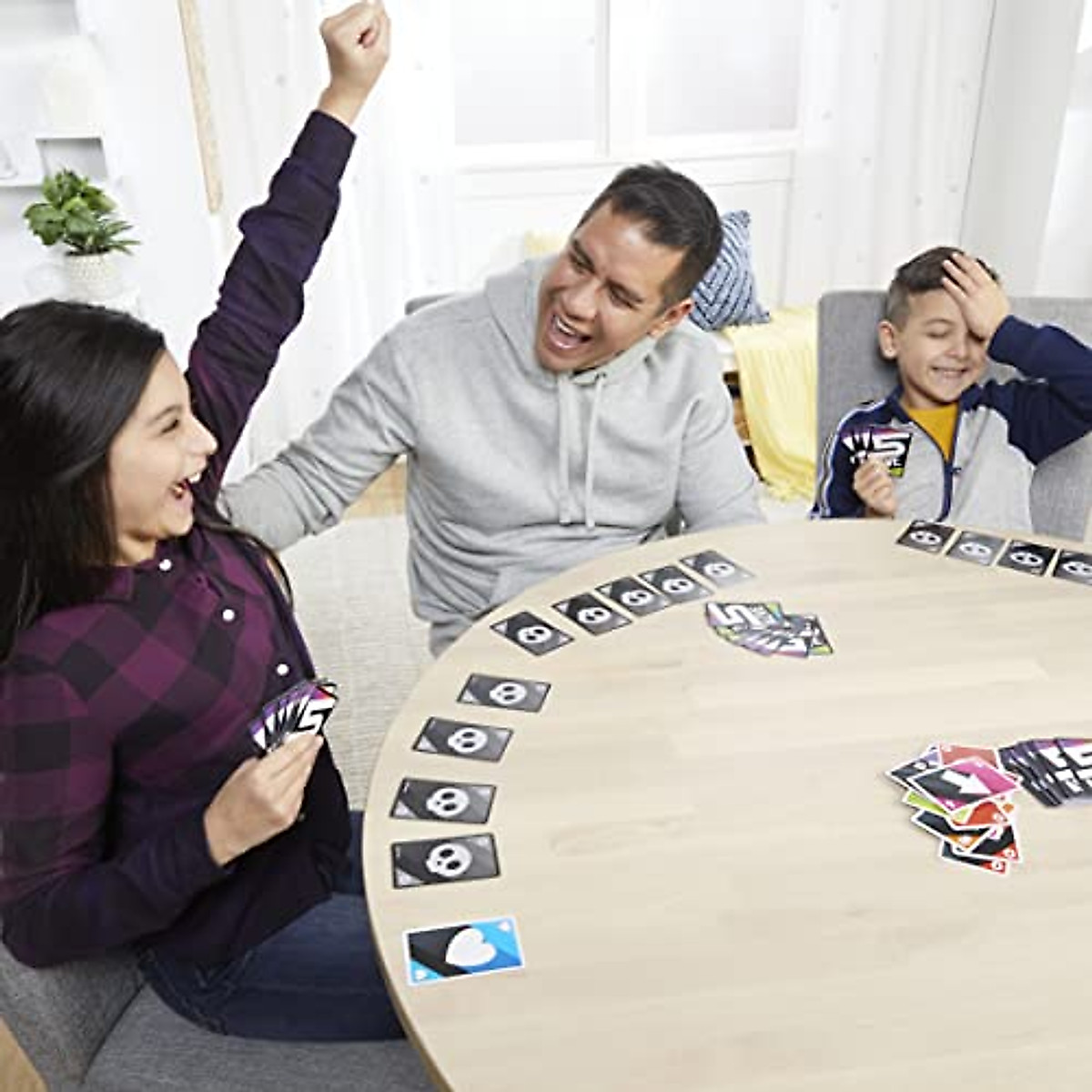 Hasbro Disney Frozen Five Alive Card Game, Quick Game for Kids and Families, Easy to Learn Family Game from 8 Years, 5 Alive Card Game for 2-6 Players