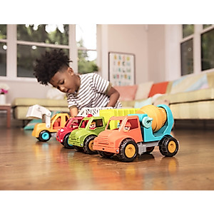 Battat – Toy Fire Truck & Figures – Classic Toddler Trucks – Red Fire Engine Toy – Soft Rubber Wheels – 18 Months + – Fire Engine