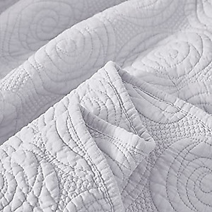 Brandream 5-Piece White Quilts 100% Cotton Queen Size Quilt Bedding Set Rose Matelasse Bedspread Set Breathable Lightweight