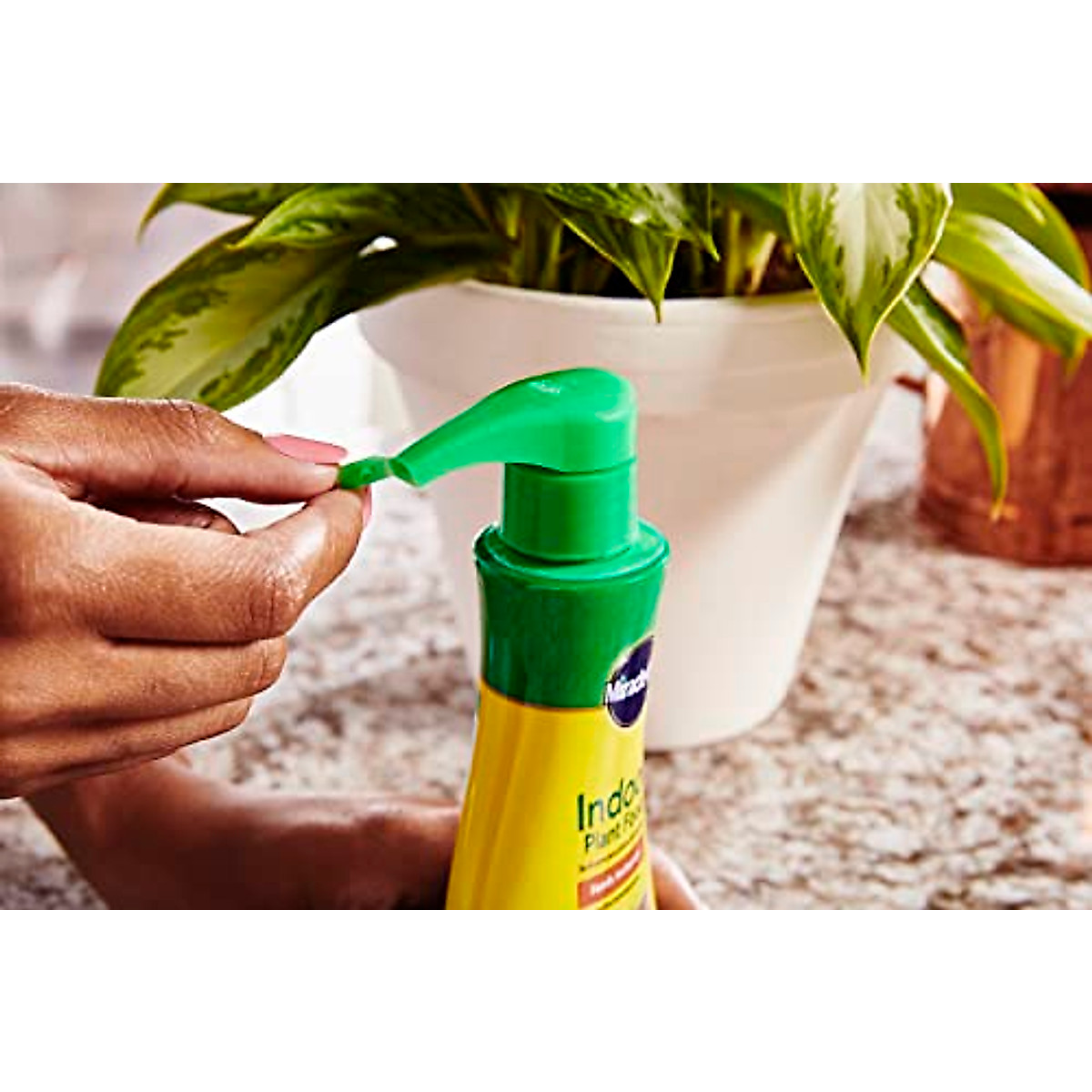 Miracle-Gro Indoor Plant Food (Liquid), 8 oz., Instantly Feeds All Indoor Houseplants Including Edibles, 2-Pack