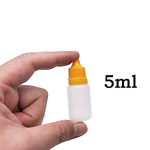 XXUOD 50 PCS 5ml Plastic Squeezable Eye Liquid Dropper Bottles with Childproof Cap