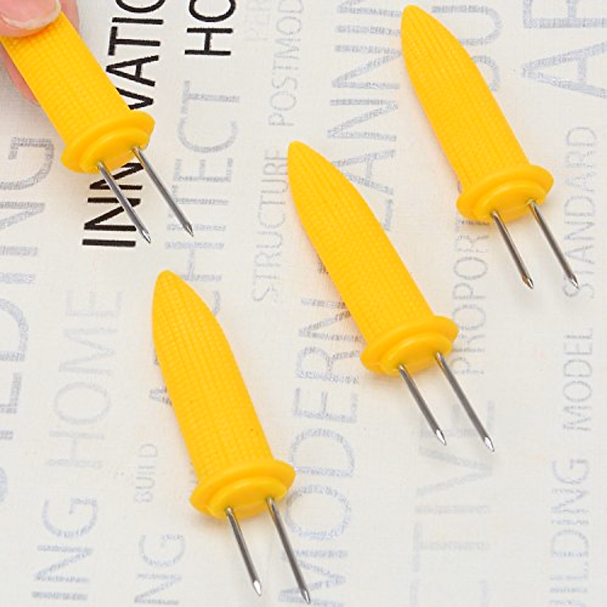 Elcoho 25 Pack 3.35 Inch Large Corn Holders Stainless Steel Corn on the Cob Skewers Holders with Storage Box