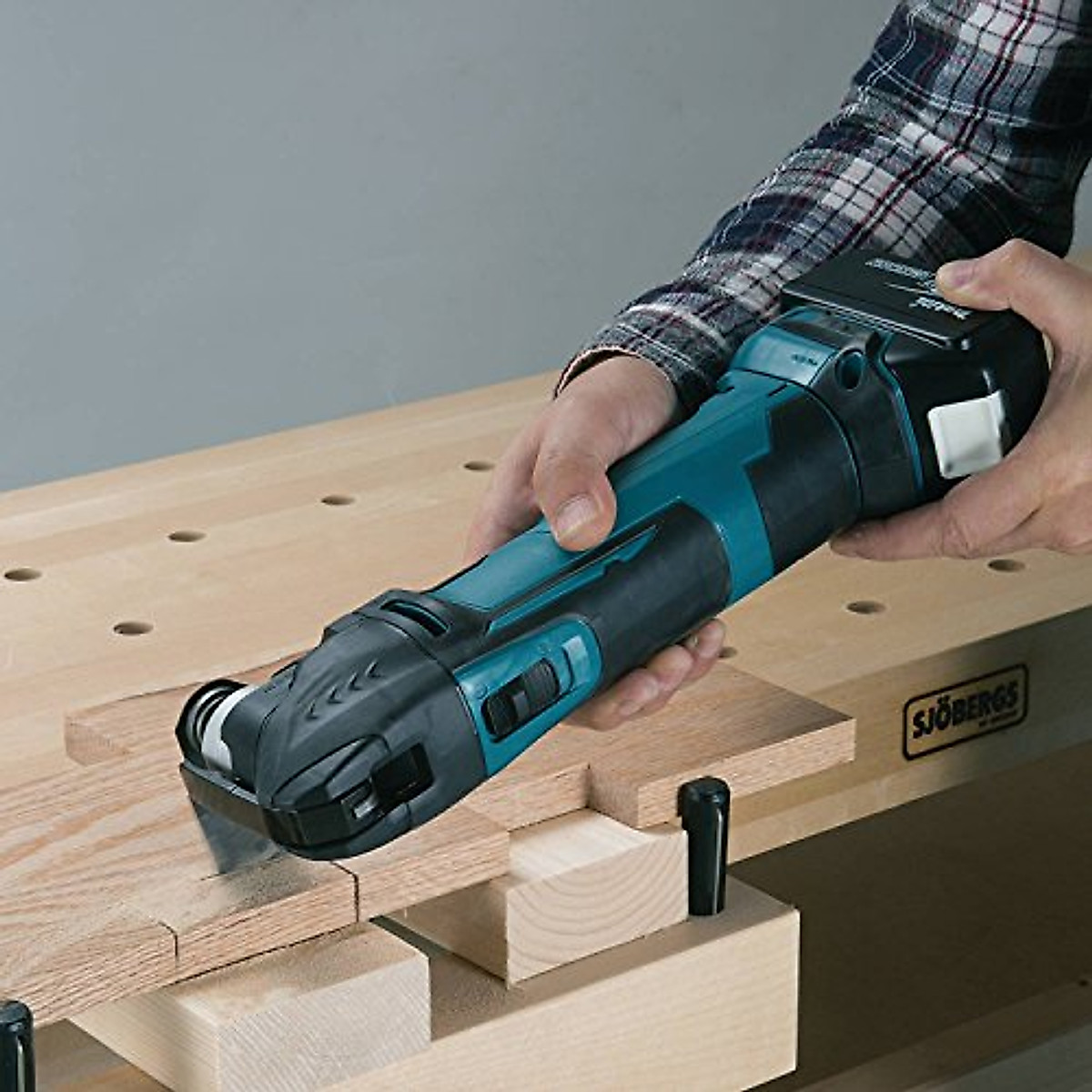 Makita XMT035 18V LXT Lithium-Ion Cordless Multi-Tool Kit (3.0Ah)
