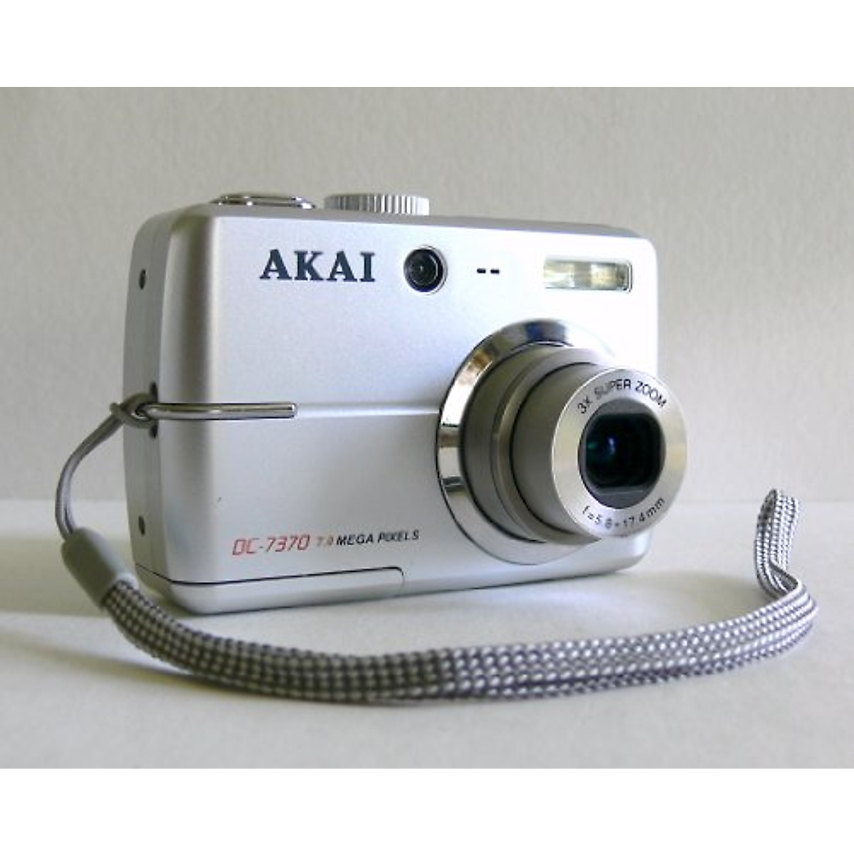 AKAI 7 Mega Pixel Digital Camera