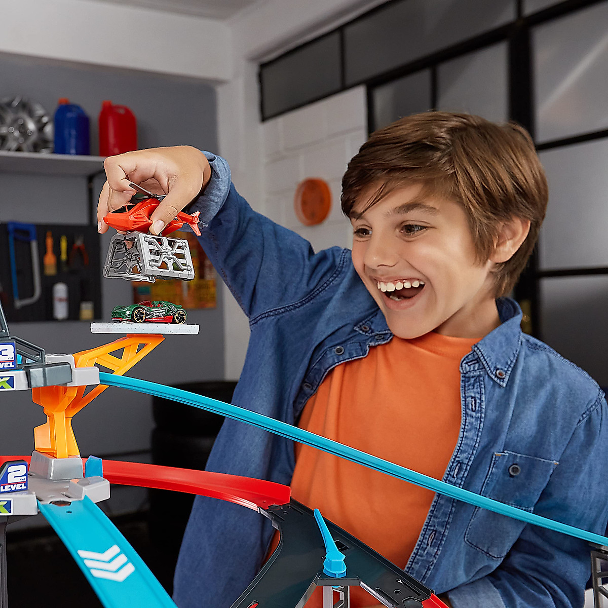 Metal Machines Gorilla Rampage Garage Track Set Vehicle Playset with Mini Toy Racing Car by ZURU Cars Play Set Compatible with Other Brands