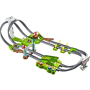 Hot Wheels Mario Kart Circuit Track Set & 2 Toy Vehicles, Racing Playset Includes Booster, Plus Mario & Yoshi Karts (Amazon Exclusive)