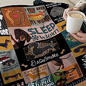 Xoqan Cute Dachshund Dog Soft Fuzzy Flannel Hooded Blanket Women Men Cozy Microfiber Luxury Plush Throws for Bedding Couch Travel Camping Gift 40"x30"for Pet