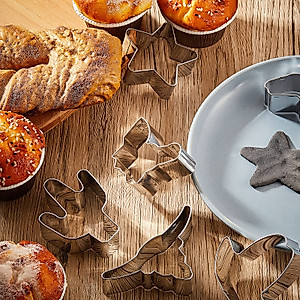9 Pieces Cowboy Cookie Cutter Set Western Cookie Cutters, Includes Cow, Star, Horse, Cowboy, Boot, Hat, Cactus, Horseshoe, Horse Head, Stainless Steel Cookie Cutter for Baking Decorative Food DIY