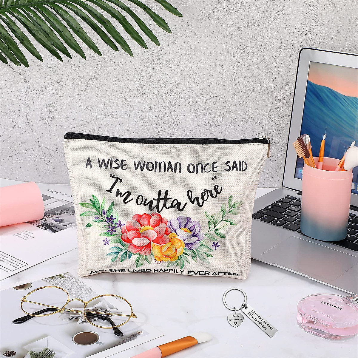 Weewooday Retirement Present for Women Retired Makeup Bag and Keychain for Wife Mom Grandma Coworkers Teachers(Chic)