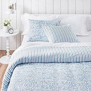 MARTHA STEWART Avery Medallion Duvet Cover Queen Size, 3 Piece Set - 1 Duvet Cover, 2 Pillow Shams, Cotton-Percale, Soft, Reversible, Easy to Wash, All Season, 90x92 Inches With Button Closure, Blue