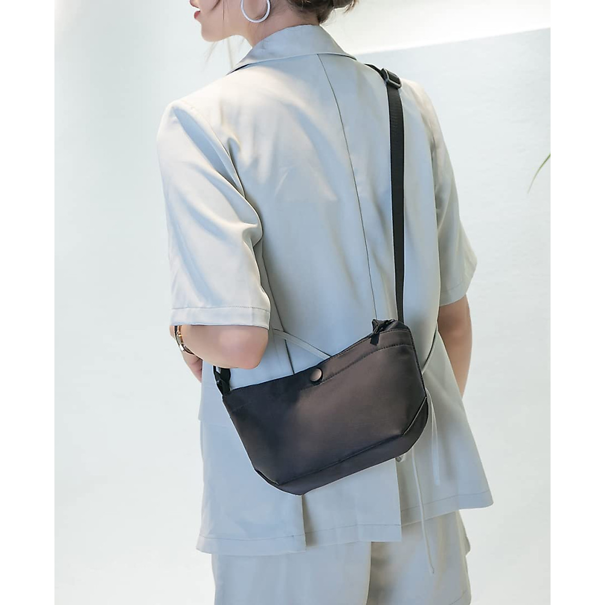 Collsants Small Crossbody Bag for Women Fashion Travel Bag Simple Design Shoulder Purse