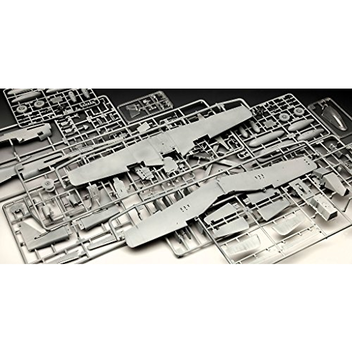 Revell 03944 - P-51D Mustang 1: 32 Scale