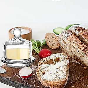 Dicunoy 2 Pack Glass Butter Dishes, Small Round Butter Keeper with Dome Lid and Handle, Clear Butter Serving Container with Cover, Round Crystal Mini Butter Cloche for Candy, Dessert, Parfait, Jam