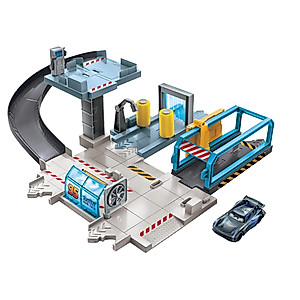 Disney Cars Toys Rust-Eze Tune-Up Center Toy Garage with Movie Themed Play Areas, Includes Jackson Storm Car, Transforming Feature, Elevator, Kids Birthday Race Gift Ages 4 and Older