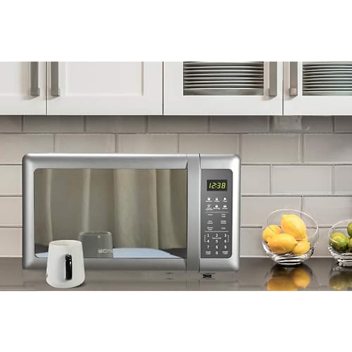 Emerson MW7601SL Compact Countertop Microwave Oven with Sleek Mirrored Finish Door 10 Power Levels, 6 Auto Menus, Glass Turntable and Child Safe Lock, 0.7 Cu. Ft, Silver