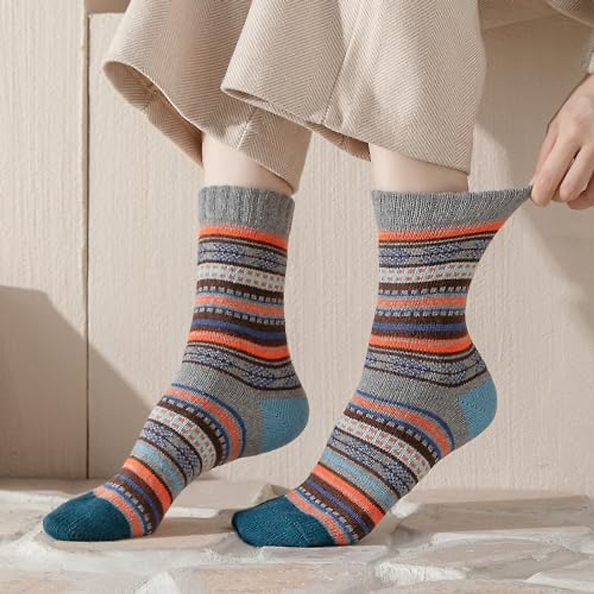 Loyaidn 5 Pairs Womens Wool Socks - Thick Soft Women's Socks, Winter Warm Boot Socks for Women Men, Fall Socks, Multicolored