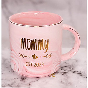 Mugpie New Mom Gifts Mug - Mom To Be/First Time New Mom Gifts for Women - Mommy Est 2023 Coffee Cup -Best Birthday Mothers Day Baby Shower Christmas Gifts for Mom Mother from Daughter Sister Friends