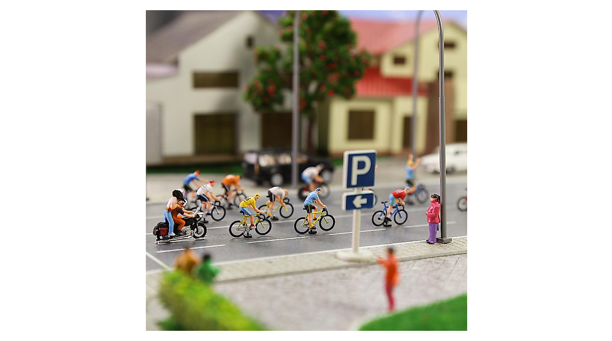 Evemodel P8722 HO Scale Cycling Figures & Bikes